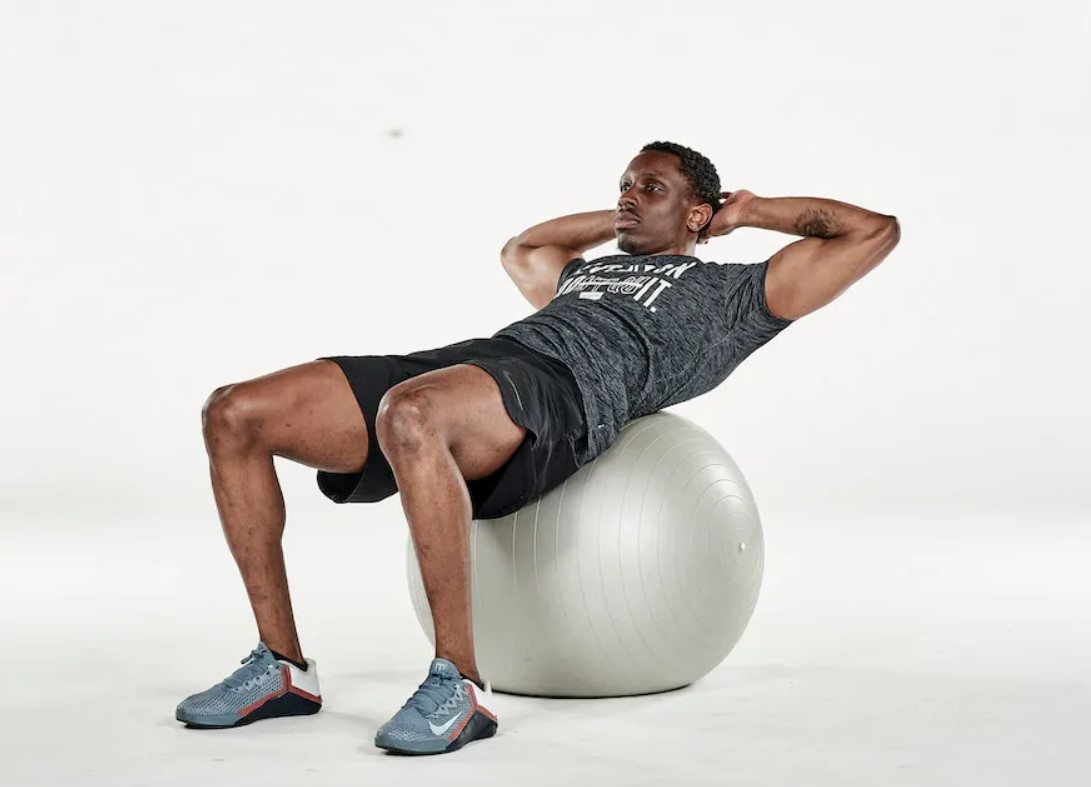 These are best exercise ball exercises to improve core stability | Men ...