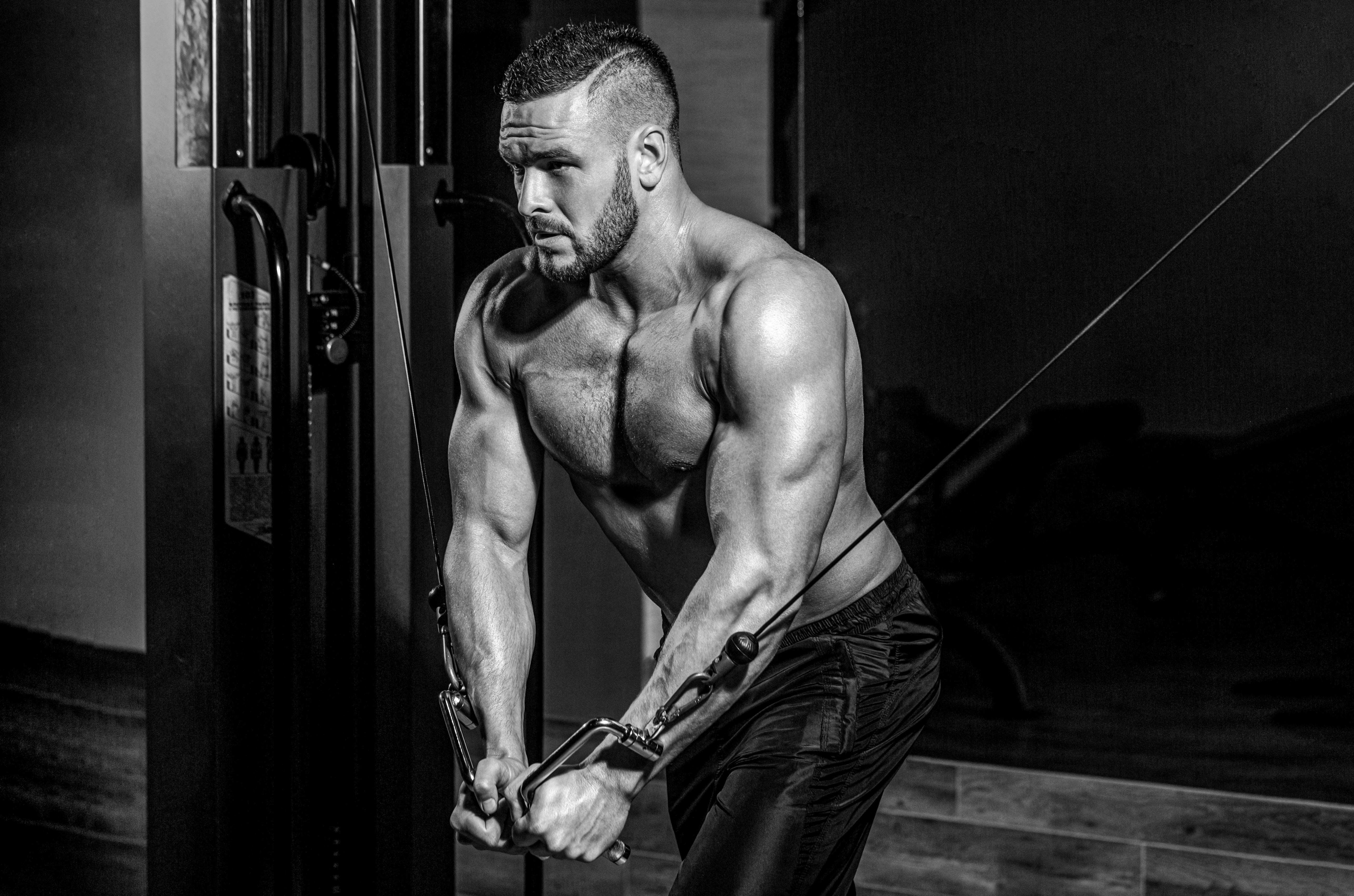 I wanted shoulder muscles like a demigod - so I tried these 5 key ...
